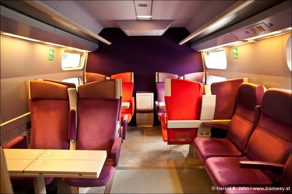 2011-07-27 TGV innen 02.jpg